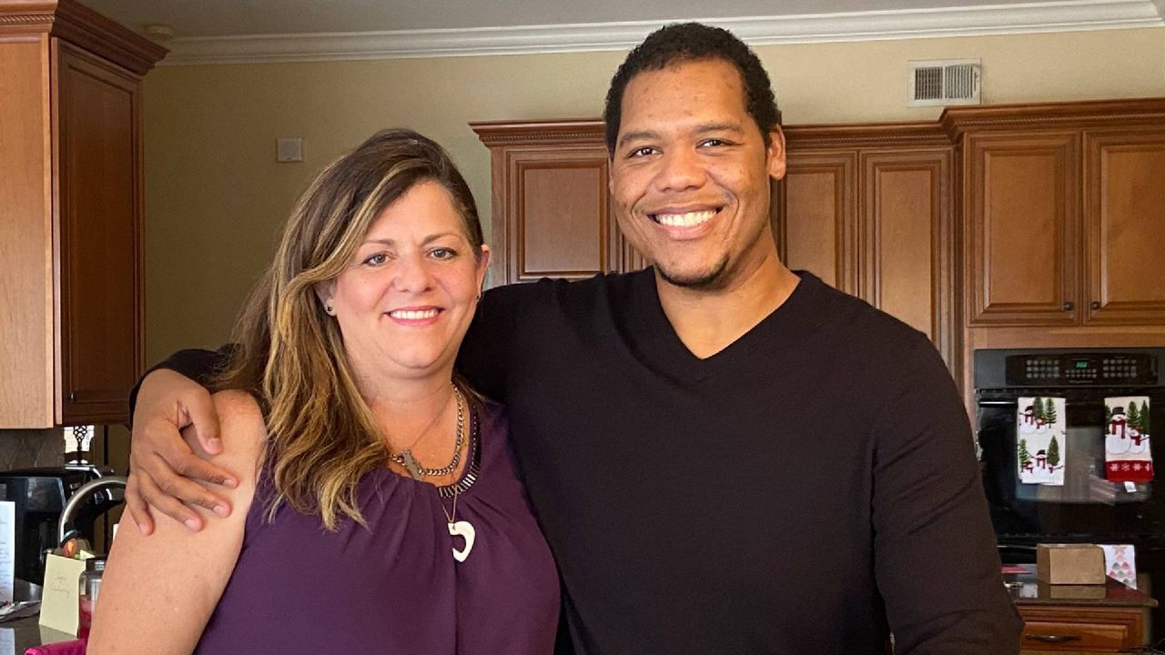 Bay area mom donates son's kidney to her supervisor