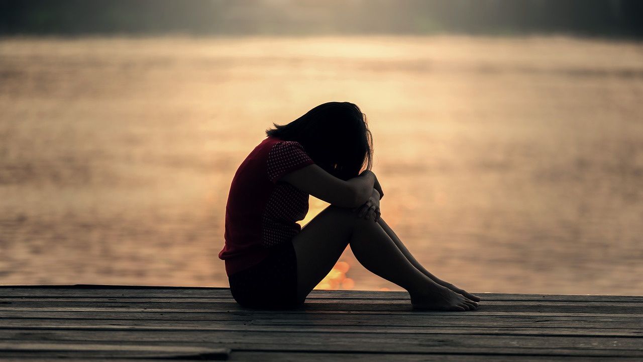 How to recognize and combat loneliness