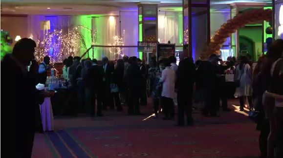 Buffalo Hearing and Speech Hosts '60s-Themed Gala