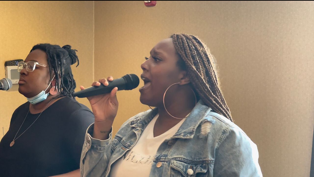 Ohio gospel singer addresses mental health