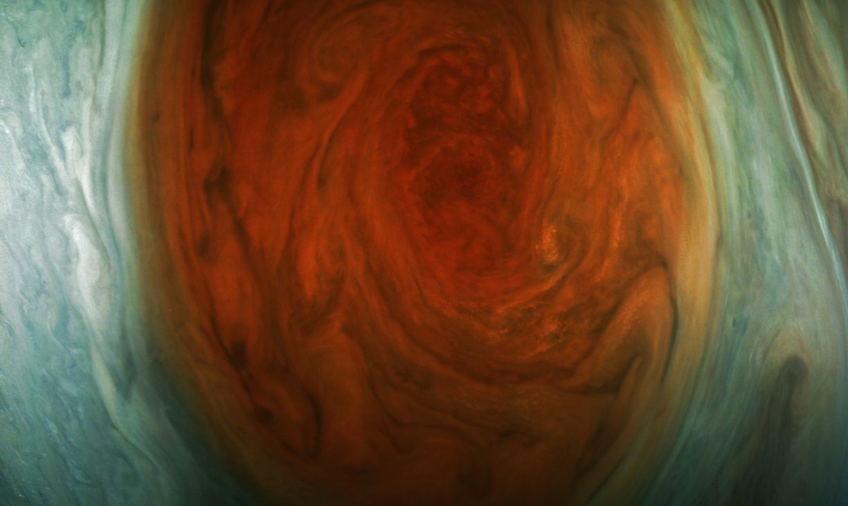 Close-up of largest, longest-lasting storm in solar system
