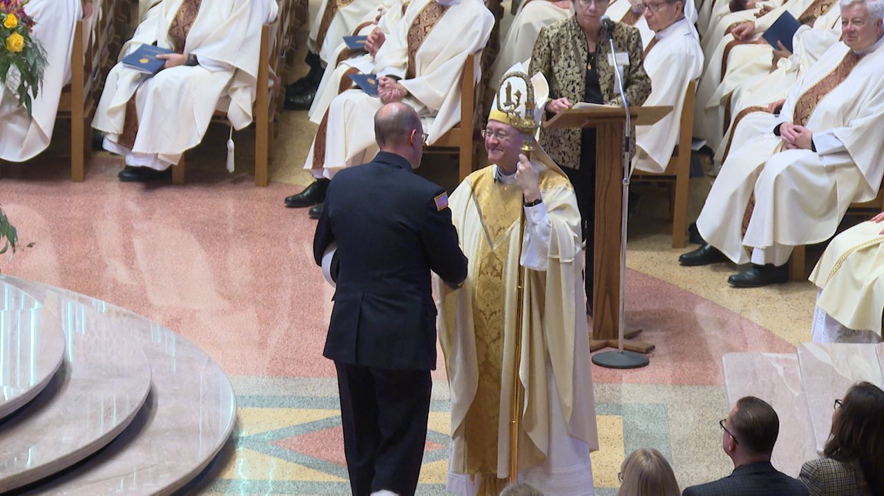 Grob installed as Milwaukee's 12th archbishop