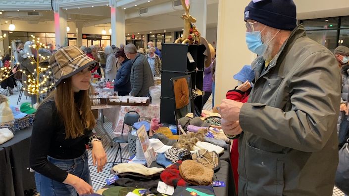 Holly Days return to Dayton Arcade