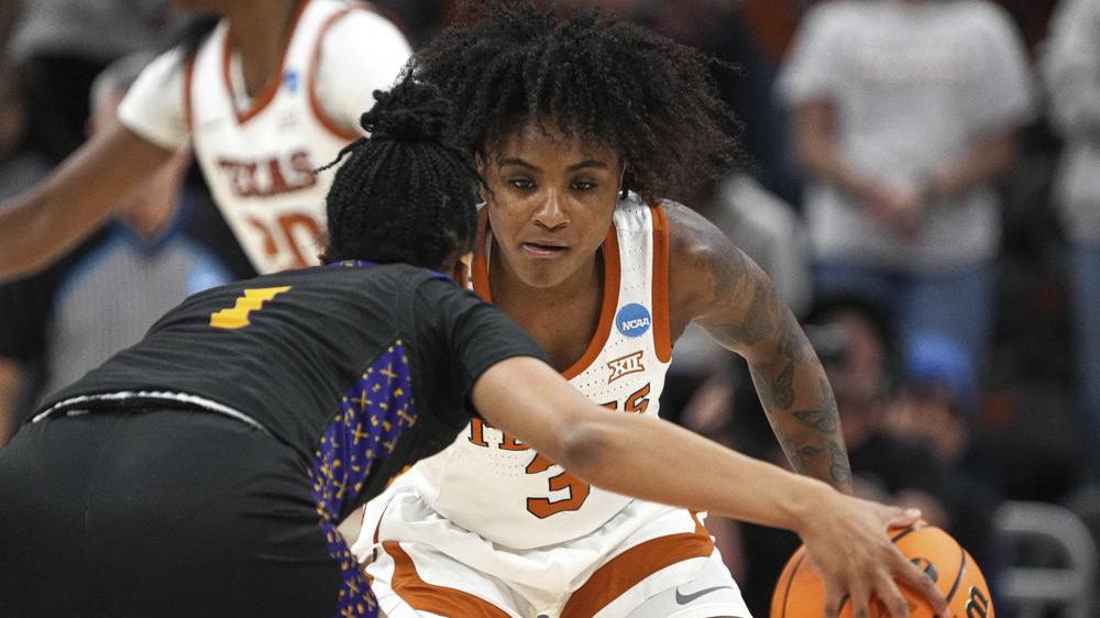 March Madness rematch: Louisville vs Texas for Sweet 16