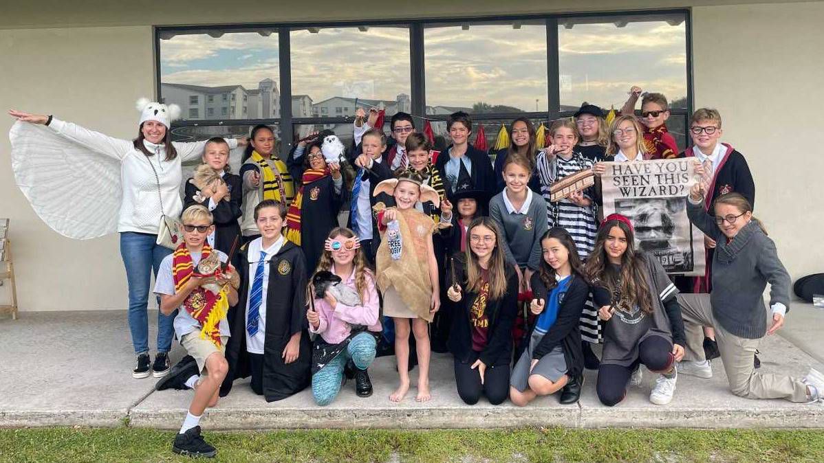 Sixth-grade teacher's Harry Potter classroom is magical