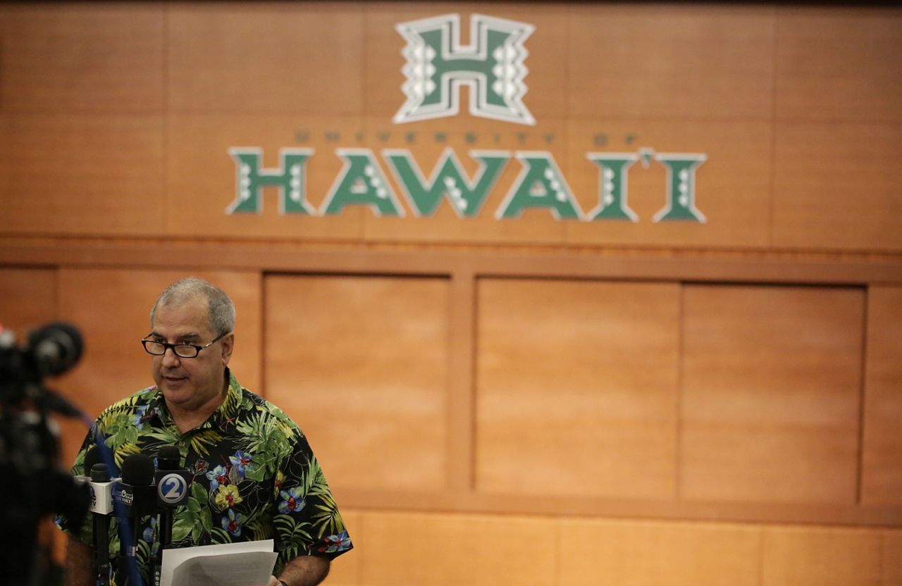 Hawaii AD Matlin resolves not to be 'lame duck'