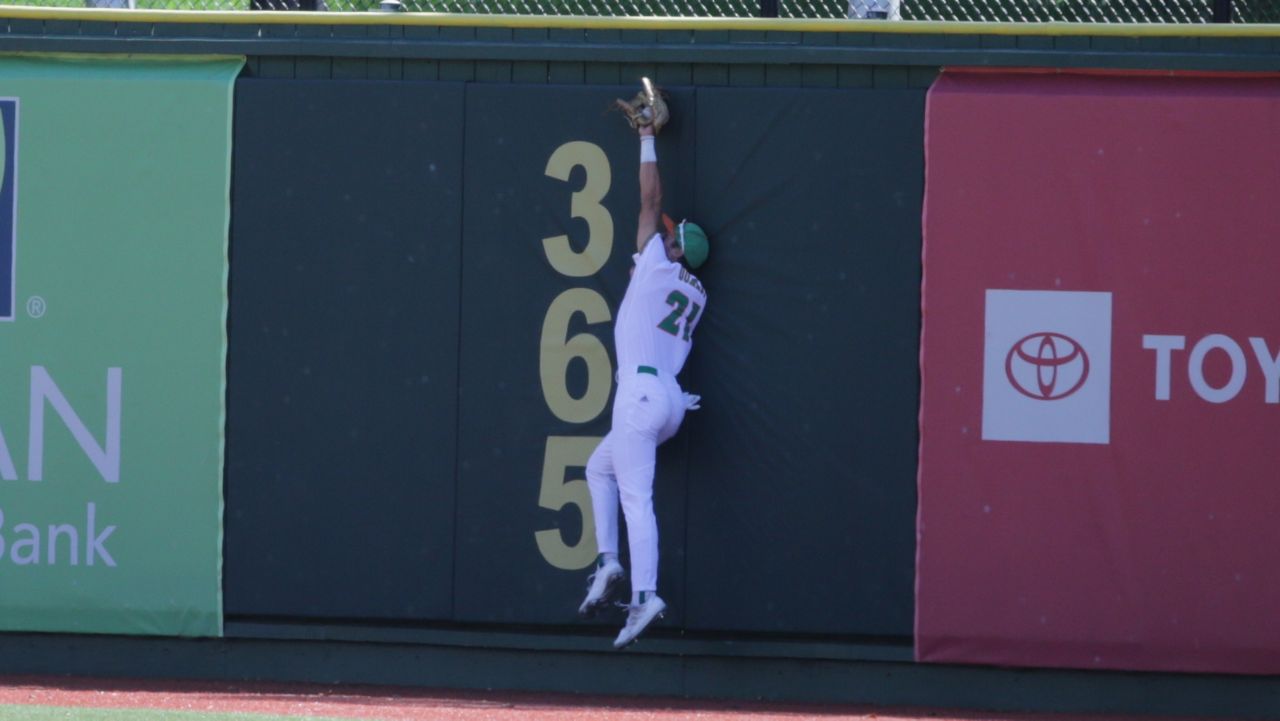 Namoa shows off 2-way versatility for Hawaii baseball