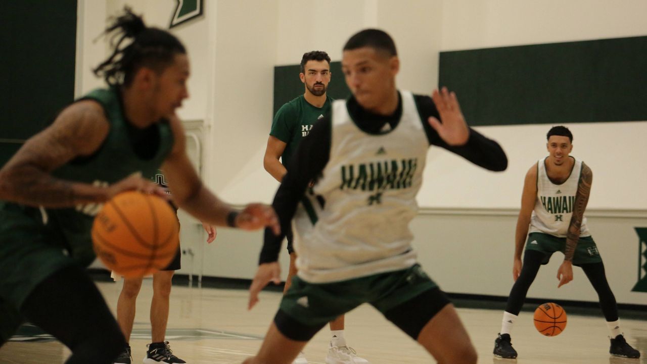 Hawaii men's basketball team begins puzzle assembly