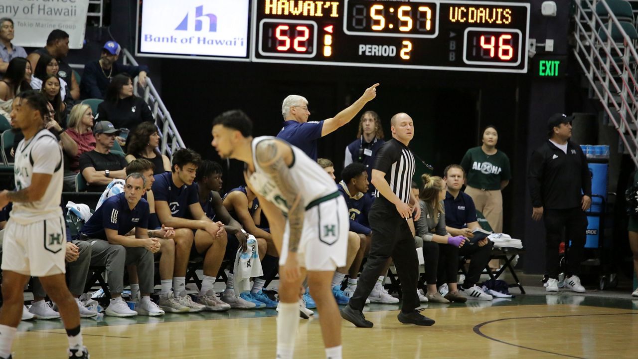 Hawaii men's basketball tops UC Davis in Big West opener