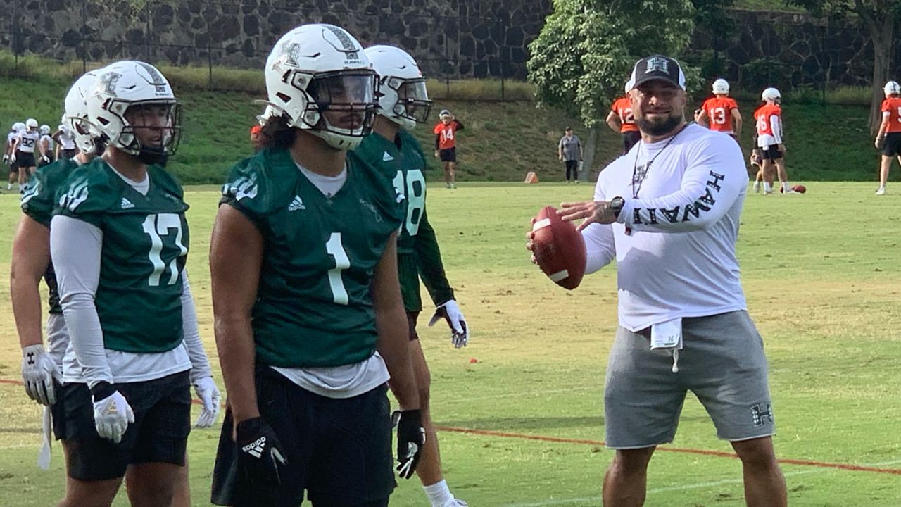 Timmy Chang conducts first spring practice at Hawaii