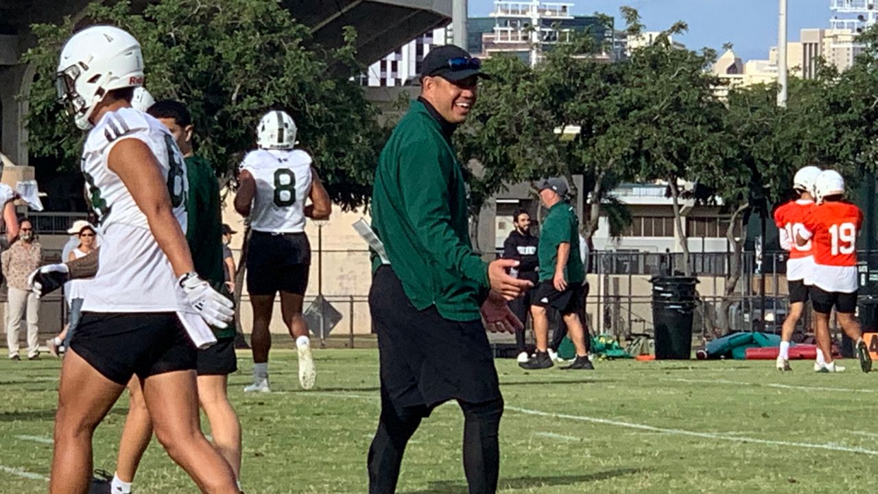 Timmy Chang conducts first spring practice at Hawaii