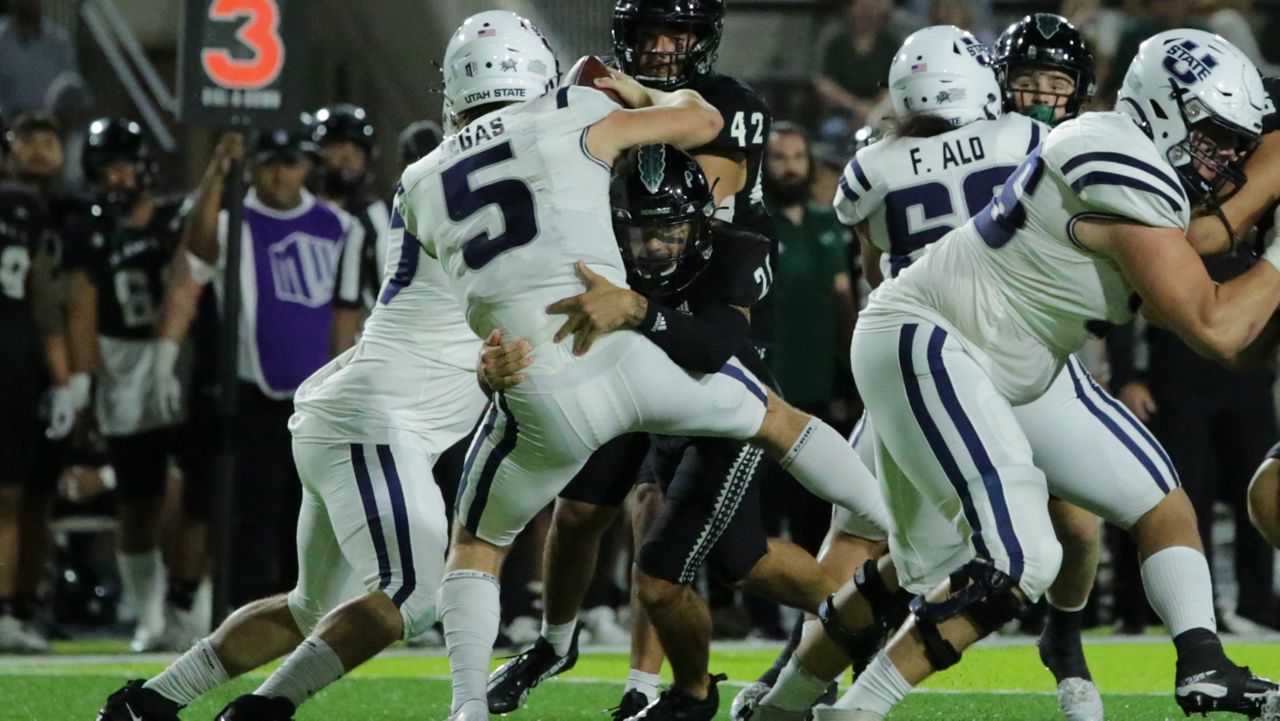 Hawaii football team rues mistakes against Utah State