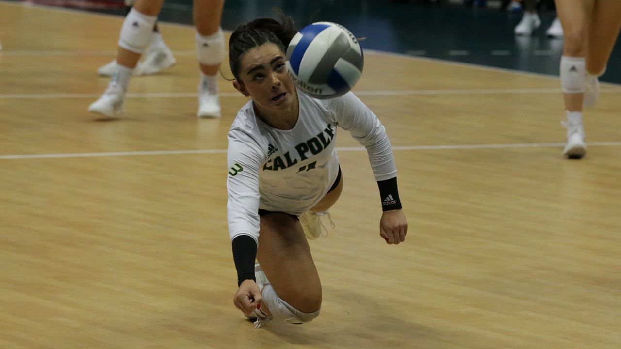 Hawaii volleyball rides wild swings to win over Cal Poly