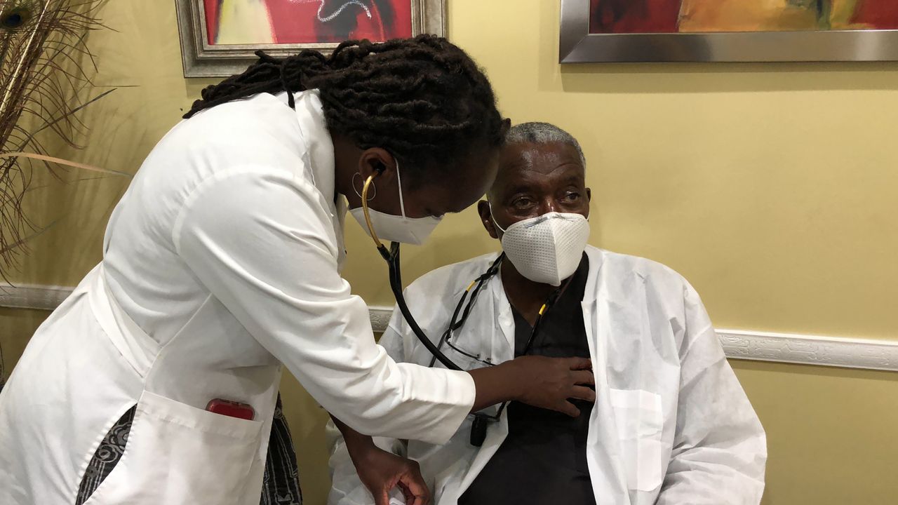 Louisville-area doctor makes at-home visits