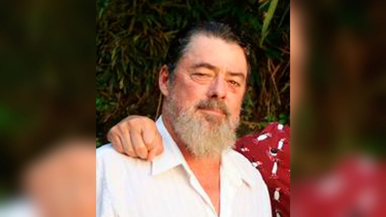 Hawaii Island police looking for man who went overboard