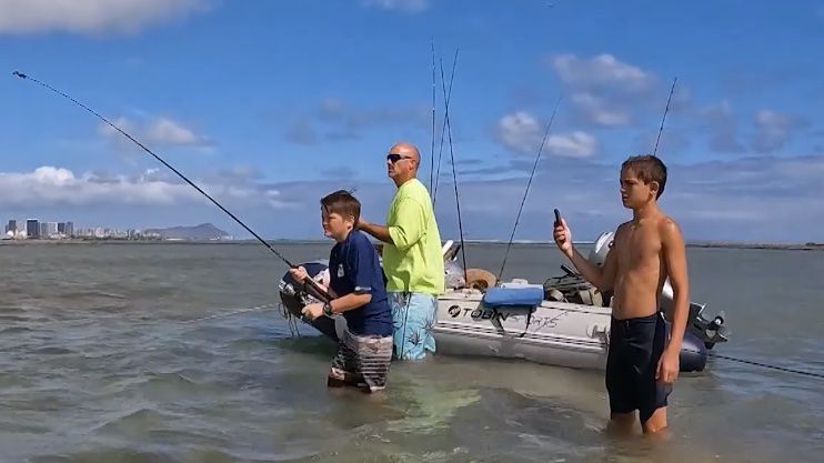 Keiki Fishing Adventures: Ozias angles in