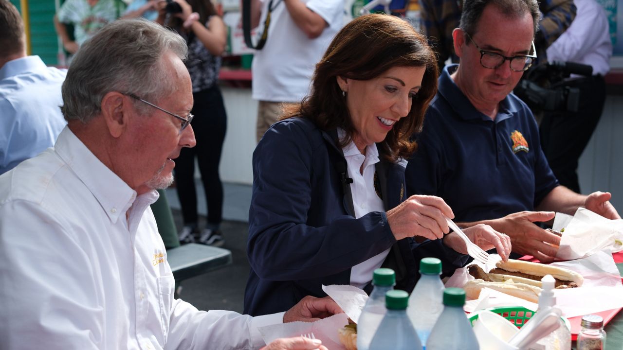 Hochul signs executive order on New York-sourced food