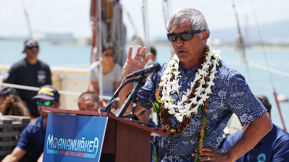 Well-wishers bid 'A hui hou' to Hokulea