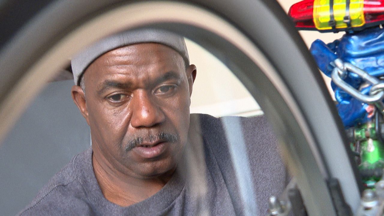 Program in Oxnard Teaches Homeless to Fix Their Bikes