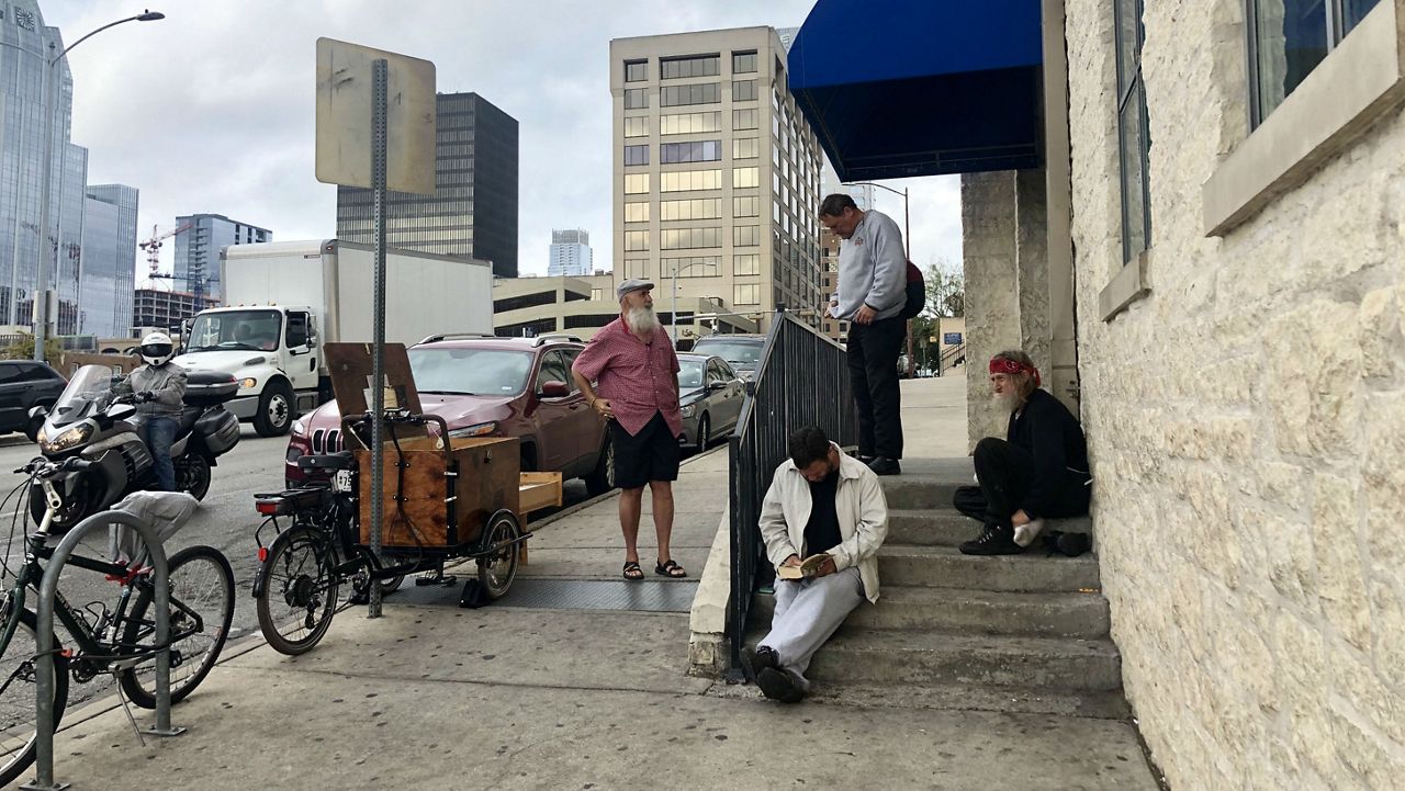 Mobile Library Helps Those Experiencing Homelessness