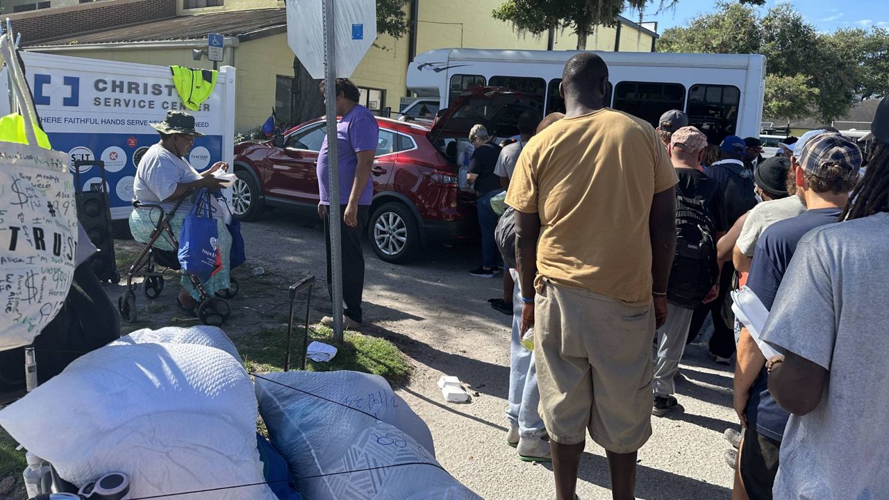 Former homeless woman gives back to others in Orlando