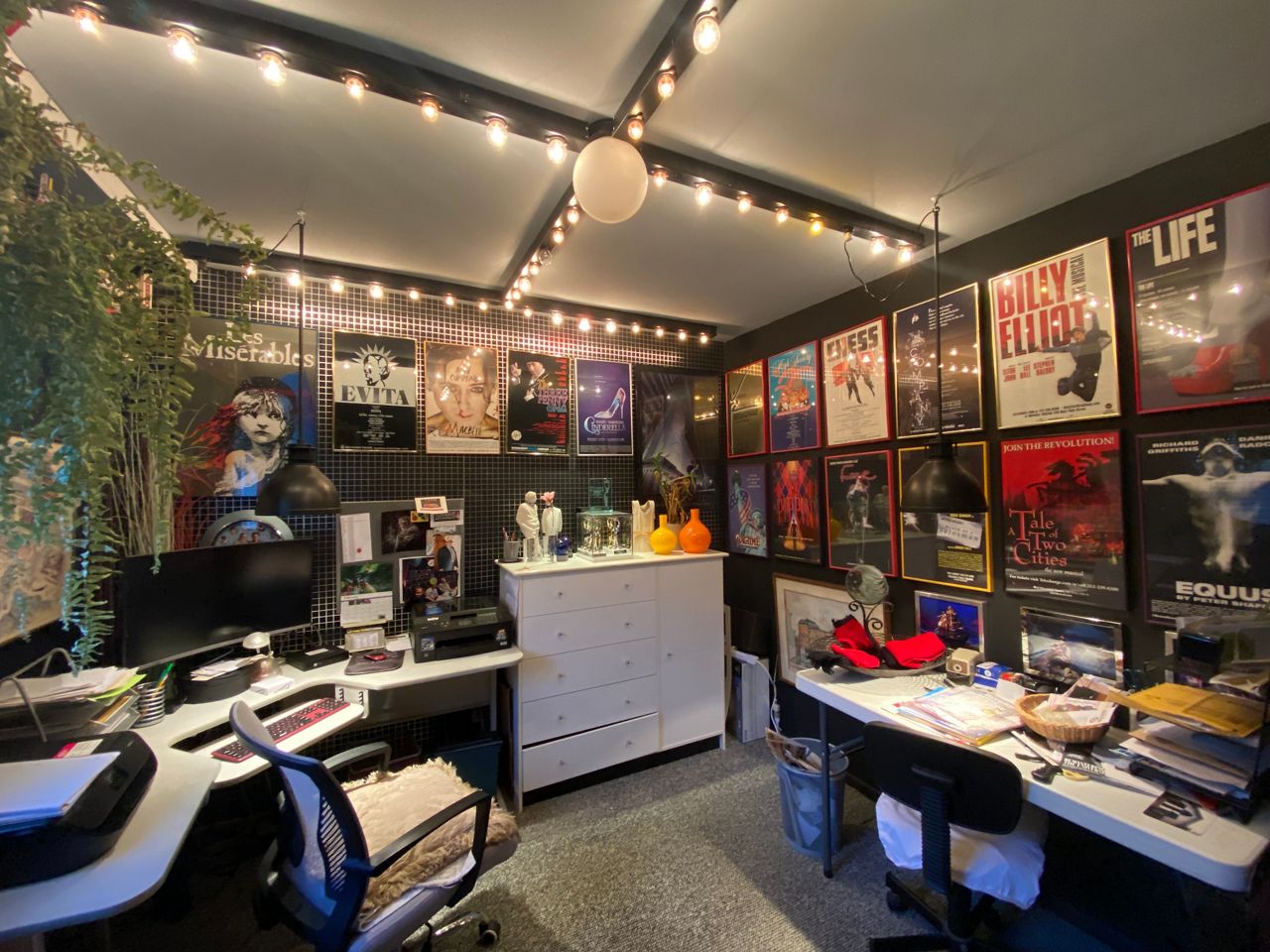 All the home’s a stage for Wisconsin’s John Dolphin