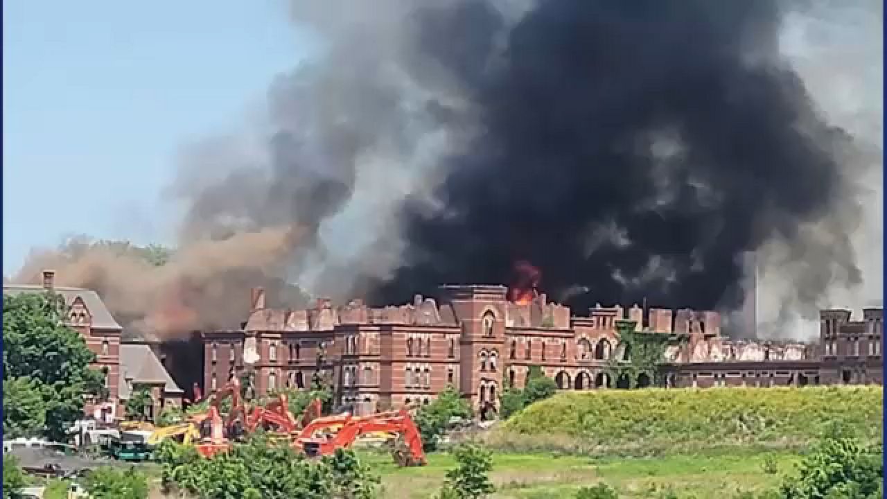 Fire tears through former Hudson River Psychiatric Center