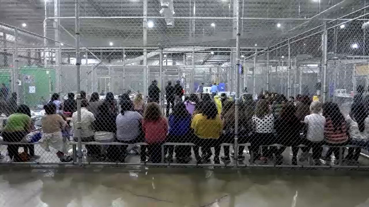 Queens lawmaker describes tour of a Texas migrant facility