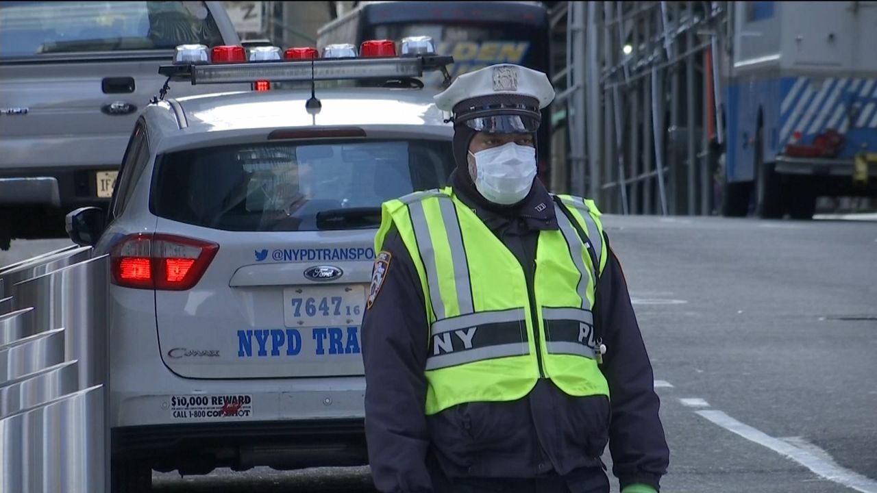 Cuomo Faces Rare Clash With NYPD Union