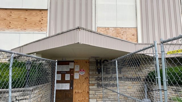 Battle over the condemned condo in Waukesha continues
