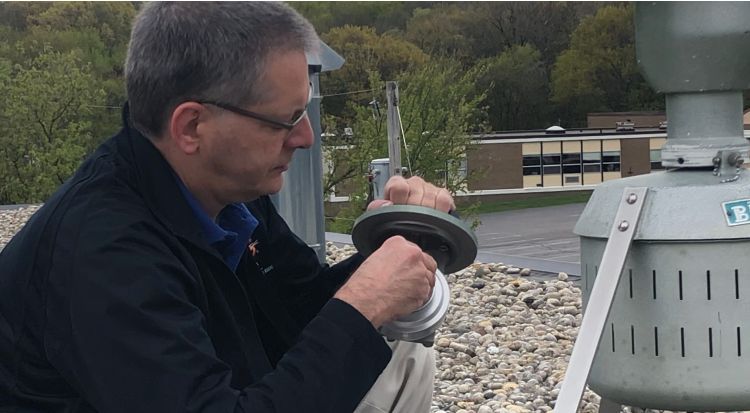 Tracking pollen count in Wisconsin