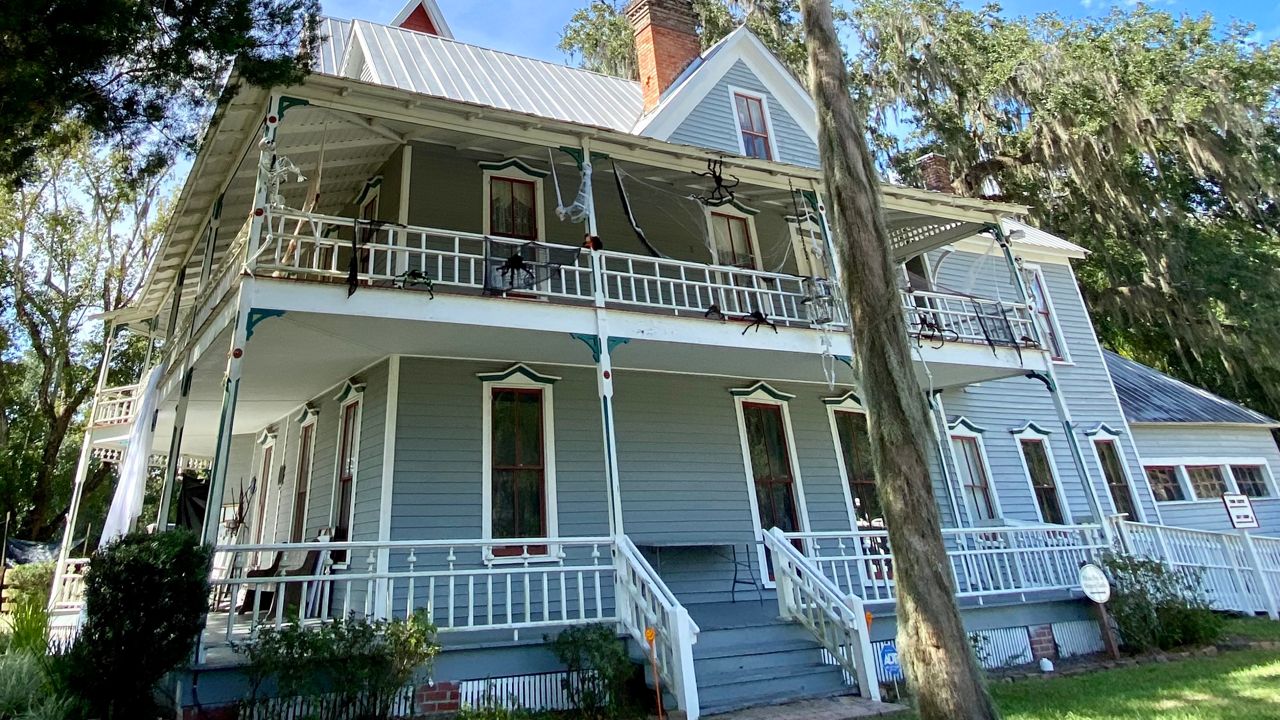 Docents lean on spooky past for 1856 May-Stringer haunt