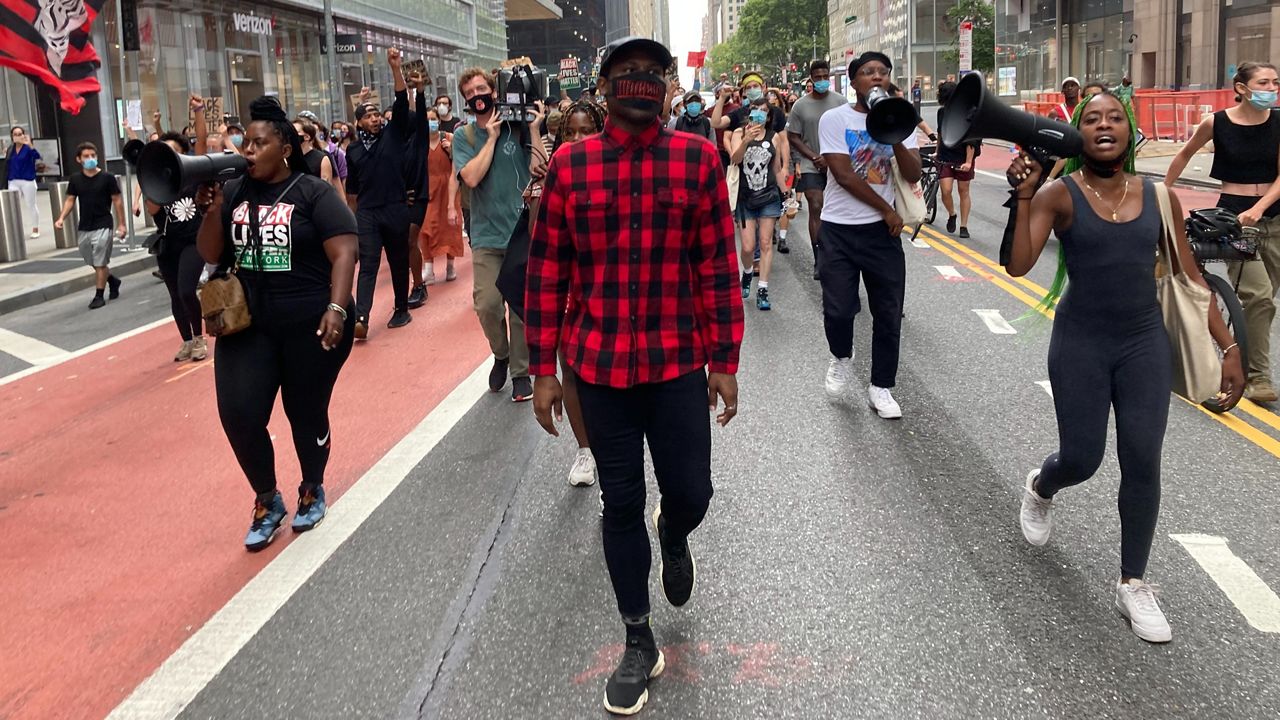 Protest Leader Turns Himself In to Police After Standoff