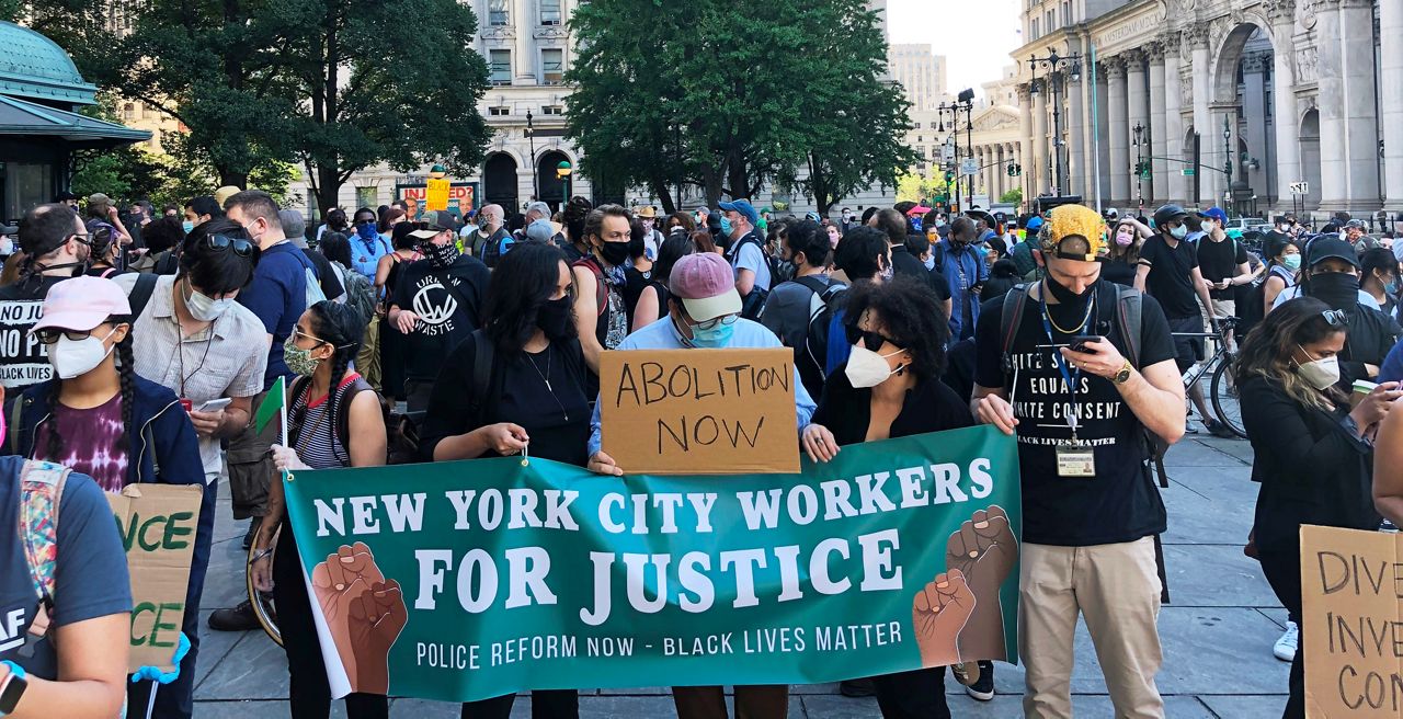 Current and Former de Blasio Staffers Rally for Police Reform