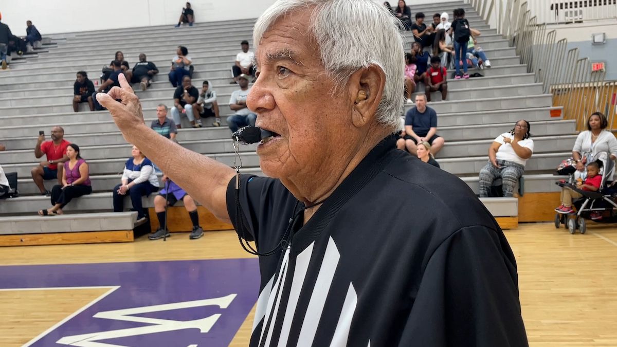 91-year-old Orlando man works last game as referee