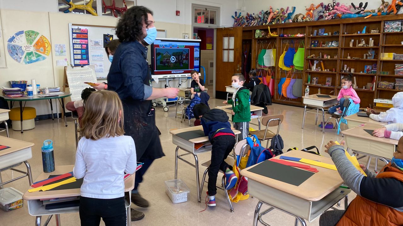 How One Art Class is Adapting to Social Distancing