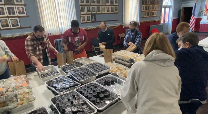 Bandera family offers free Christmas dinner to thousands