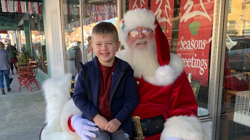 Santa Jim dies from COVID-19