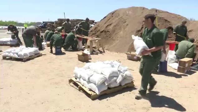 Inmates Pitch In to Help with Sandbagging Effort in Chaumont