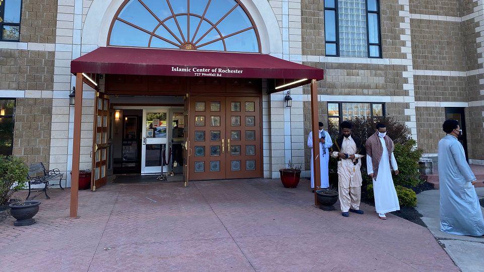 Rochester-area Muslims celebrate Eid Al-Fitr