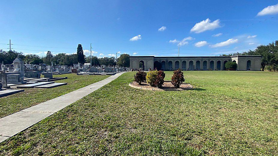 Residents request parking ban at Italian Club Cemetery