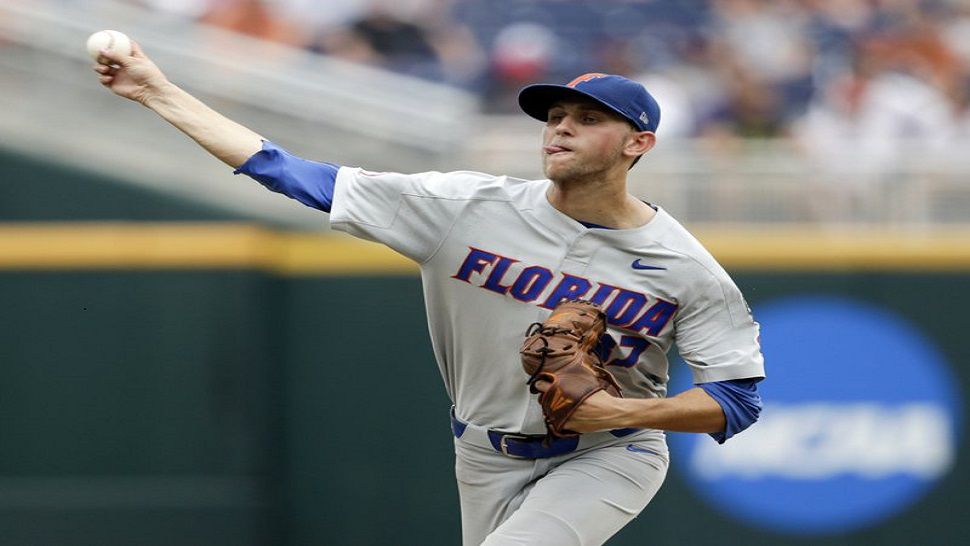 That’s Kowar with a K: 13 in Gators’ 6-1 CWS win over Texas