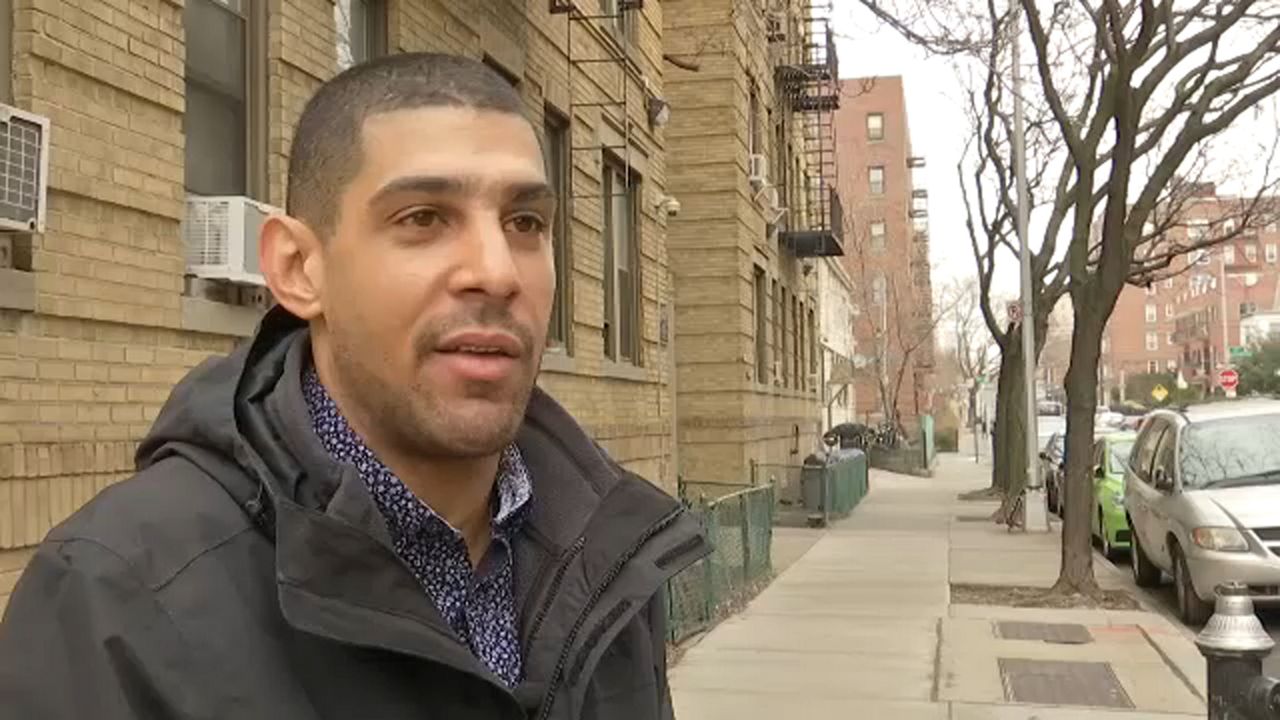 US citizen detained by immigration authorities files notice of claim