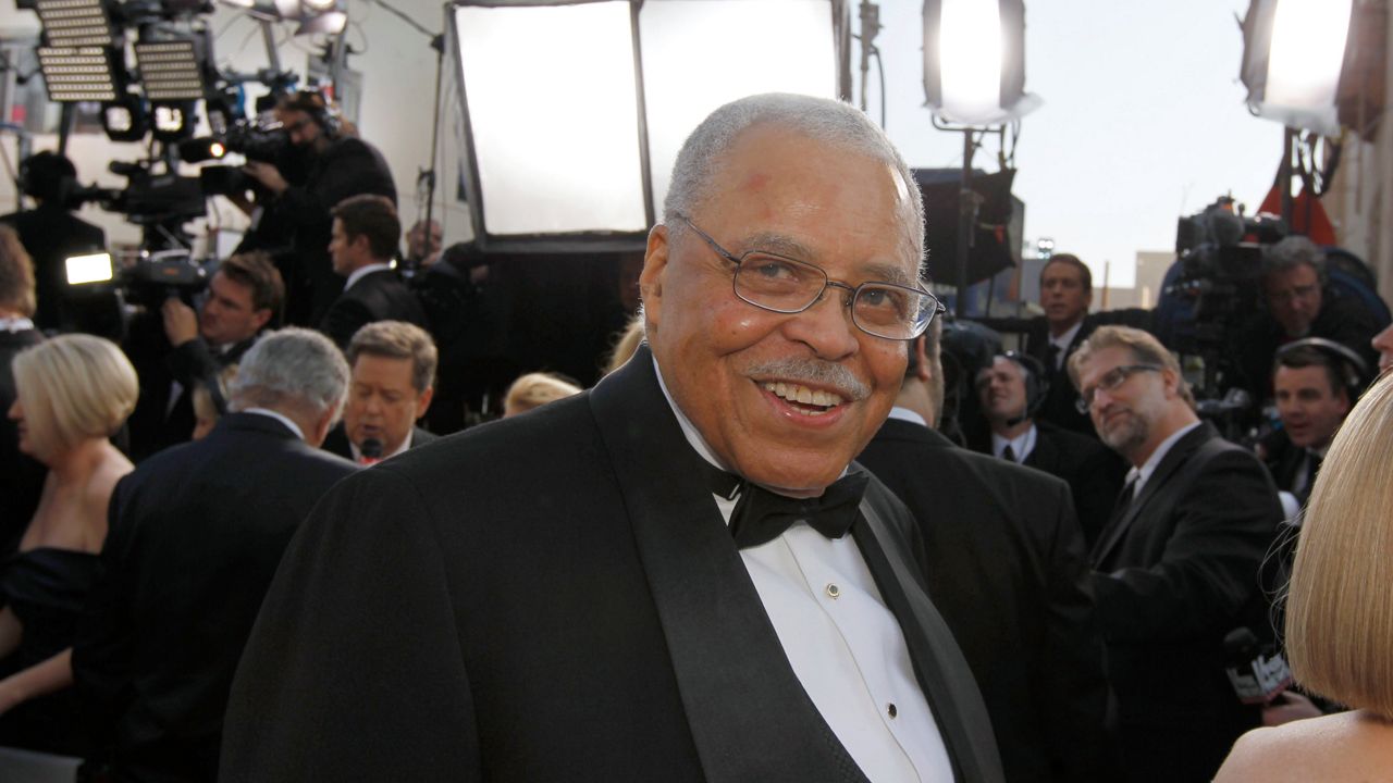 James Earl Jones dies at 93