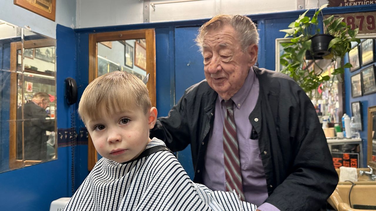 91-year-old barber has been cutting hair for 70 years