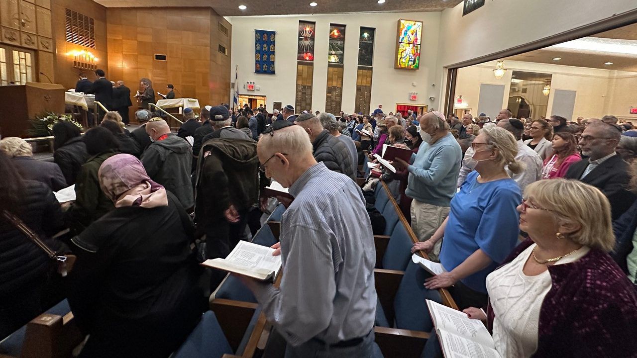 Reform and Conservative Jewish congregations come together