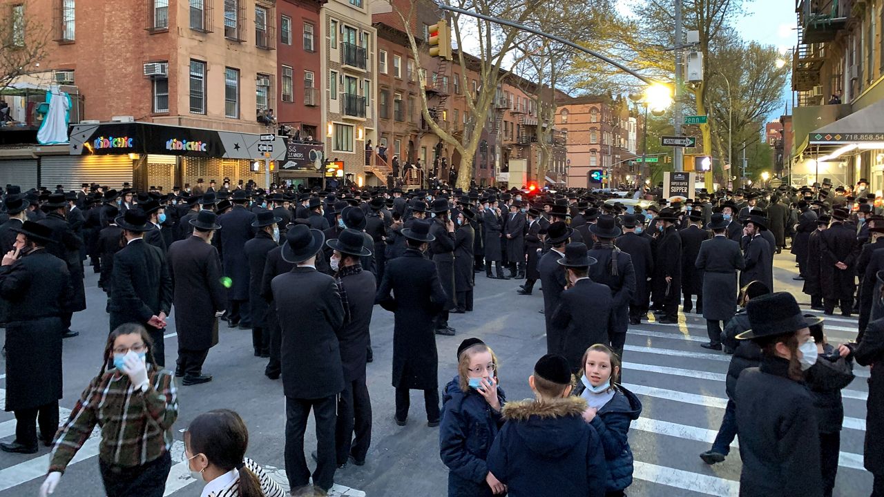 Jewish New Yorkers showing strength amid threats