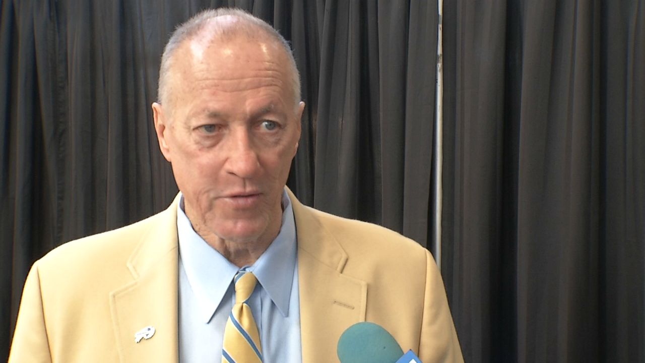 Jim Kelly speaks at Lifespan luncheon in Rochester