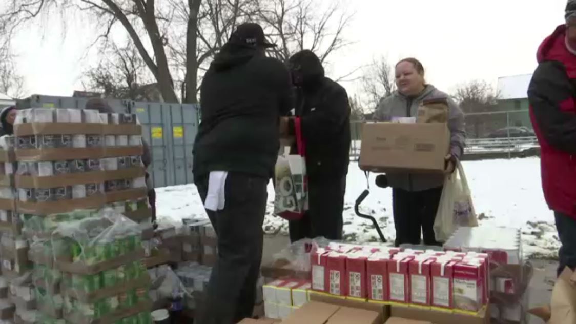 Johnson Park Center feeds hundreds in Utica