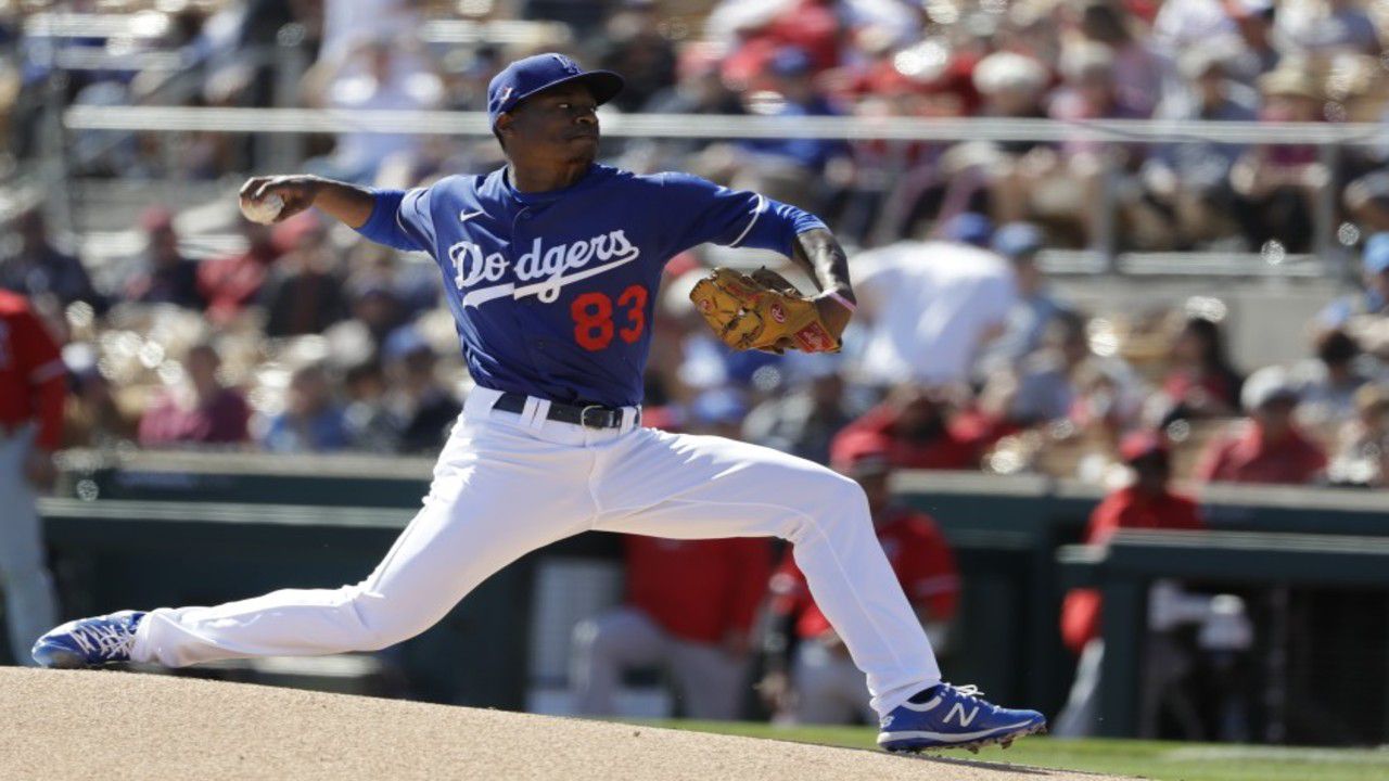 Inside the clubhouse for Josiah Gray's debut